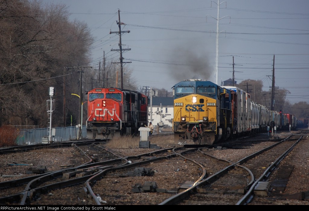 CSX 559 & CN 5699